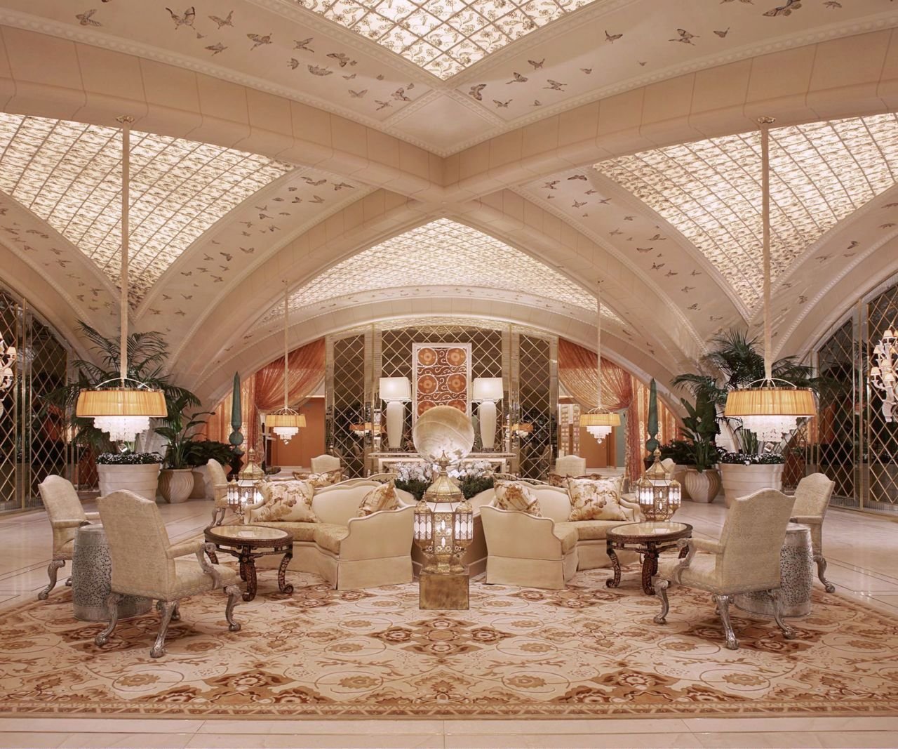 "Minimalist Retreat: Unveiling Saudi Designs' Serene Oasis"